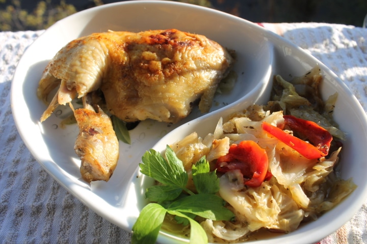 Pulpe de pui pe pat de varză dulce - Pana Cristina Iuliana- Retete